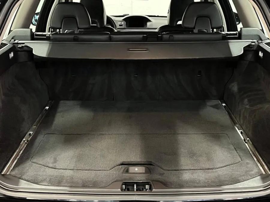Black Volvo V70 2012 in Jurmala, with an engine capacity of 2.00 L and mileage of 418 thousand km for 6850 €, photo 32 on AUTOMOTO.COM.LV