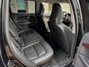 Black Volvo V70 2012 in Riga, with an engine capacity of 2.40 L and mileage of 247 thousand km for 3700 €, photo 19 on AUTOMOTO.COM.LV