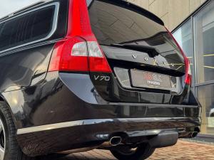 Black Volvo V70 2012 in Riga, with an engine capacity of 2.40 L and mileage of 247 thousand km for 3700 €, photo 20 on AUTOMOTO.COM.LV
