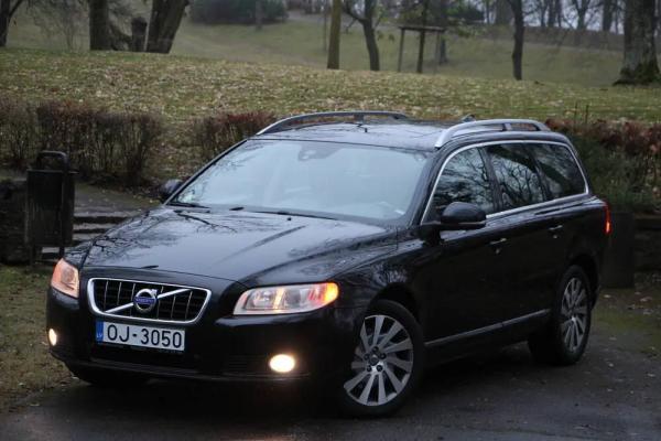 Black Volvo V70 2012 in Marupe, with an engine capacity of 2.00 L and mileage of 340 thousand km for 7150 €, photo 2 on AUTOMOTO.COM.LV