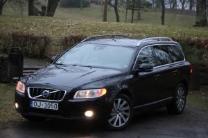 Black Volvo V70 2012 in Marupe, with an engine capacity of 2.00 L and mileage of 340 thousand km for 7150 €, photo 3 on AUTOMOTO.COM.LV