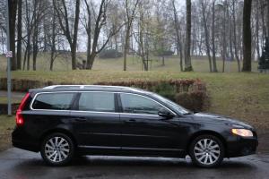 Black Volvo V70 2012 in Marupe, with an engine capacity of 2.00 L and mileage of 340 thousand km for 7150 €, photo 7 on AUTOMOTO.COM.LV