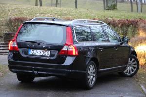 Black Volvo V70 2012 in Marupe, with an engine capacity of 2.00 L and mileage of 340 thousand km for 7150 €, photo 10 on AUTOMOTO.COM.LV