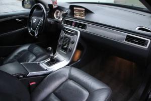 Black Volvo V70 2012 in Marupe, with an engine capacity of 2.00 L and mileage of 340 thousand km for 7150 €, photo 16 on AUTOMOTO.COM.LV
