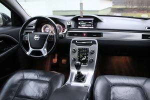 Black Volvo V70 2012 in Marupe, with an engine capacity of 2.00 L and mileage of 340 thousand km for 7150 €, photo 18 on AUTOMOTO.COM.LV