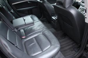 Black Volvo V70 2012 in Marupe, with an engine capacity of 2.00 L and mileage of 340 thousand km for 7150 €, photo 21 on AUTOMOTO.COM.LV