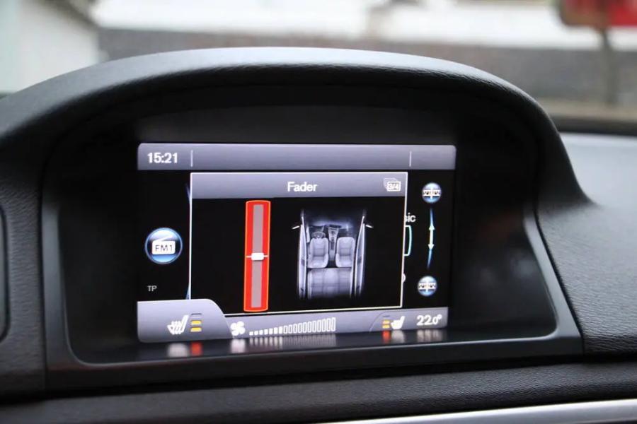Black Volvo V70 2012 in Marupe, with an engine capacity of 2.00 L and mileage of 340 thousand km for 7150 €, photo 22 on AUTOMOTO.COM.LV