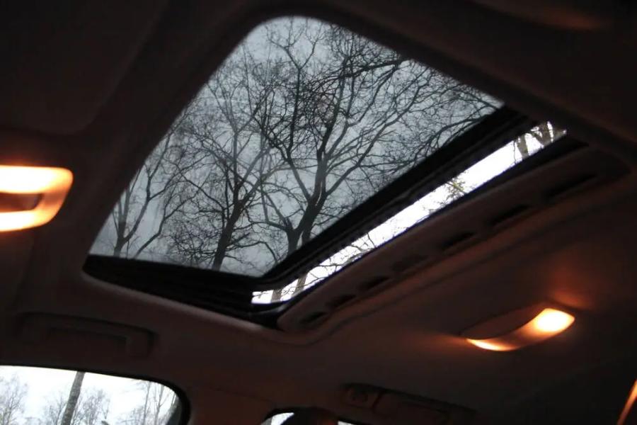Black Volvo V70 2012 in Marupe, with an engine capacity of 2.00 L and mileage of 340 thousand km for 7150 €, photo 24 on AUTOMOTO.COM.LV