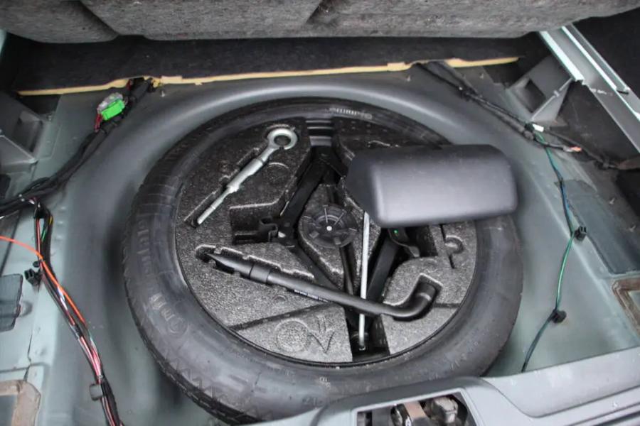 Black Volvo V70 2012 in Marupe, with an engine capacity of 2.00 L and mileage of 340 thousand km for 7150 €, photo 25 on AUTOMOTO.COM.LV