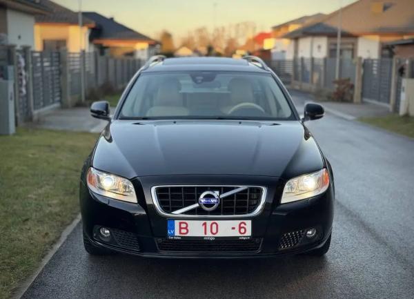 Melns Volvo V70 2012 Jelgava, ar dzinēja tilpumu 2.00 L un nobraukumu 364 tūkst. km par 6950 €, foto 3 vietnē AUTOMOTO.COM.LV