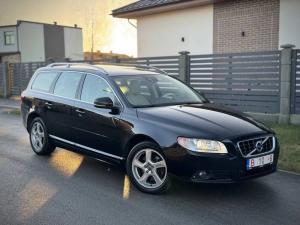 Black Volvo V70 2012 in Jelgava, with an engine capacity of 2.00 L and mileage of 364 thousand km for 6950 €, photo 5 on AUTOMOTO.COM.LV