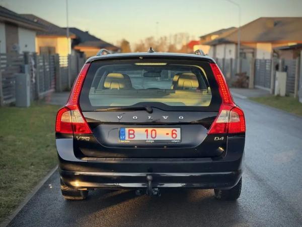 Melns Volvo V70 2012 Jelgava, ar dzinēja tilpumu 2.00 L un nobraukumu 364 tūkst. km par 6950 €, foto 7 vietnē AUTOMOTO.COM.LV