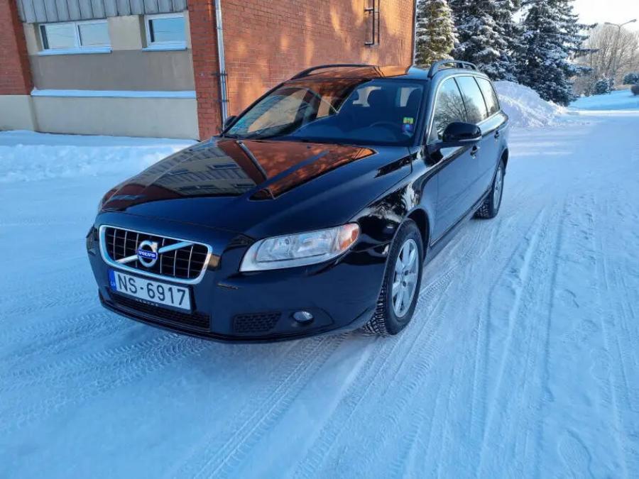 Melns Volvo V70 2012 Jēkabpils, ar dzinēja tilpumu 2.00 L un nobraukumu 288 tūkst. km par 7450 €, foto 3 vietnē AUTOMOTO.COM.LV