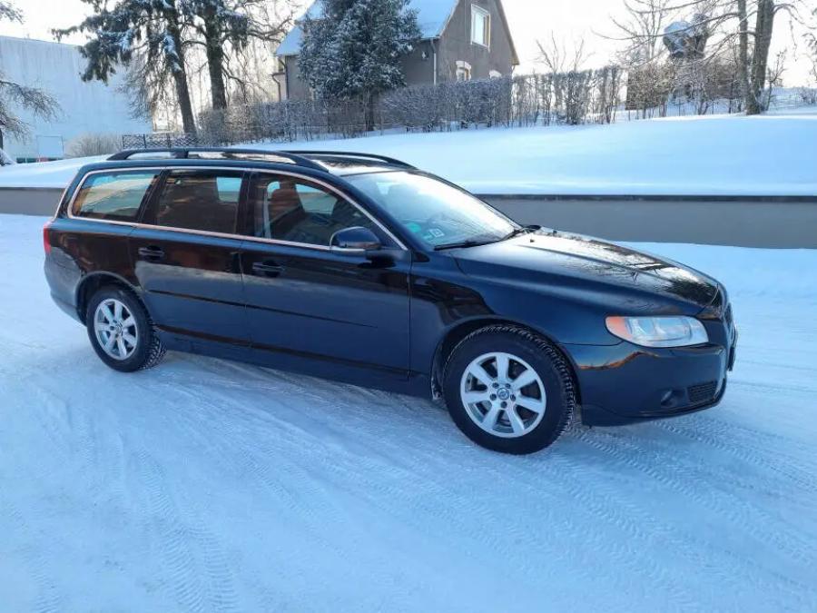 Melns Volvo V70 2012 Jēkabpils, ar dzinēja tilpumu 2.00 L un nobraukumu 288 tūkst. km par 7450 €, foto 6 vietnē AUTOMOTO.COM.LV