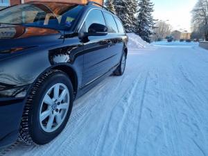 Melns Volvo V70 2012 Jēkabpils, ar dzinēja tilpumu 2.00 L un nobraukumu 288 tūkst. km par 7450 €, foto 16 vietnē AUTOMOTO.COM.LV