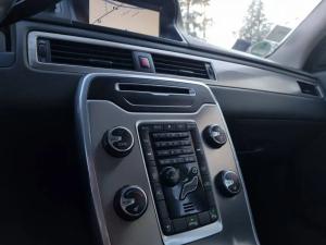 Melns Volvo V70 2012 Jēkabpils, ar dzinēja tilpumu 2.00 L un nobraukumu 288 tūkst. km par 7450 €, foto 30 vietnē AUTOMOTO.COM.LV