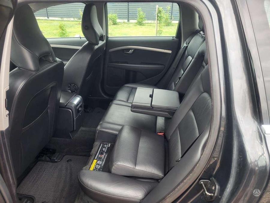 Melns Volvo V70 2012 Viļņa, ar dzinēja tilpumu 2.00 L un nobraukumu 287 tūkst. km par 5650 €, foto 13 vietnē AUTOMOTO.COM.LV