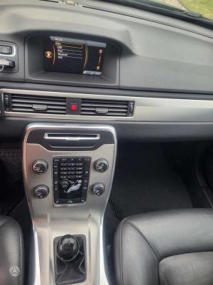 Melns Volvo V70 2012 Viļņa, ar dzinēja tilpumu 2.00 L un nobraukumu 287 tūkst. km par 5650 €, foto 16 vietnē AUTOMOTO.COM.LV