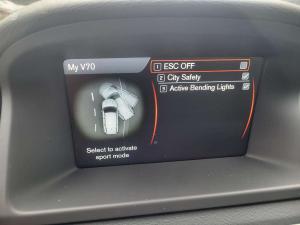 Melns Volvo V70 2012 Viļņa, ar dzinēja tilpumu 2.00 L un nobraukumu 287 tūkst. km par 5650 €, foto 19 vietnē AUTOMOTO.COM.LV