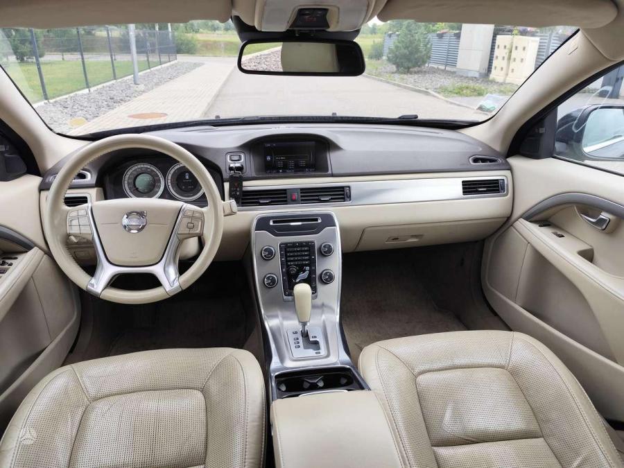 Black Volvo V70 2012 in Kaunas, with an engine capacity of 2.40 L and mileage of 280 thousand km for 6999 €, photo 9 on AUTOMOTO.COM.LV