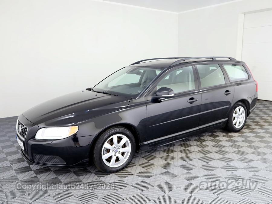 Melns Volvo V70 2012 Tallina, ar dzinēja tilpumu 1.60 L un nobraukumu 318 tūkst. km par 3199 €, foto 3 vietnē AUTOMOTO.COM.LV