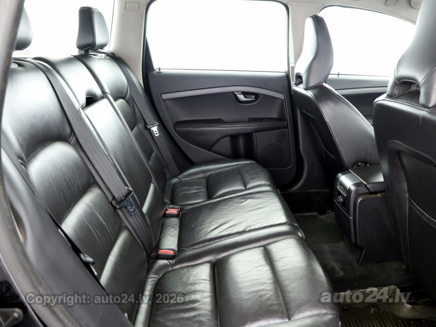 Melns Volvo V70 2012 Tallina, ar dzinēja tilpumu 1.60 L un nobraukumu 318 tūkst. km par 3199 €, foto 8 vietnē AUTOMOTO.COM.LV