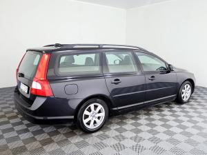 Black Volvo V70 2012 in Tallinn, with an engine capacity of 1.60 L and mileage of 318 thousand km for 3199 €, photo 4 on AUTOMOTO.COM.LV
