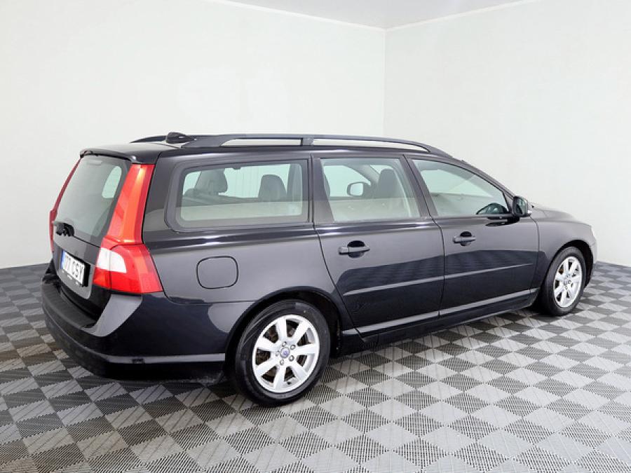 Black Volvo V70 2012 in Tallinn, with an engine capacity of 1.60 L and mileage of 318 thousand km for 3199 €, photo 4 on AUTOMOTO.COM.LV