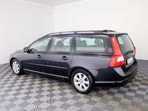 Black Volvo V70 2012 in Tallinn, with an engine capacity of 1.60 L and mileage of 318 thousand km for 3199 €, photo 5 on AUTOMOTO.COM.LV