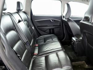 Black Volvo V70 2012 in Tallinn, with an engine capacity of 1.60 L and mileage of 318 thousand km for 3199 €, photo 8 on AUTOMOTO.COM.LV