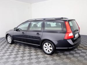 Black Volvo V70 2012 in Tallinn, with an engine capacity of 1.60 L and mileage of 318 thousand km for 3199 €, photo 13 on AUTOMOTO.COM.LV