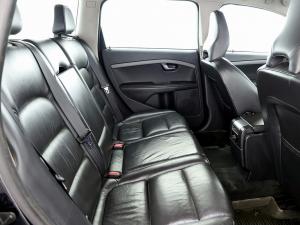 Black Volvo V70 2012 in Tallinn, with an engine capacity of 1.60 L and mileage of 318 thousand km for 3199 €, photo 16 on AUTOMOTO.COM.LV