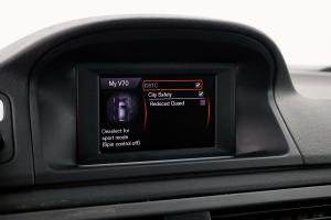 Black Volvo V70 2012 in Tallinn, with an engine capacity of 1.60 L and mileage of 318 thousand km for 3199 €, photo 17 on AUTOMOTO.COM.LV