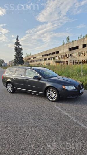 Melns Volvo V70 2012 Daugavpils, ar dzinēja tilpumu 2.00 L un nobraukumu 285 tūkst. km par 4500 €, foto 3 vietnē AUTOMOTO.COM.LV