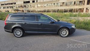 Melns Volvo V70 2012 Daugavpils, ar dzinēja tilpumu 2.00 L un nobraukumu 285 tūkst. km par 4500 €, foto 4 vietnē AUTOMOTO.COM.LV