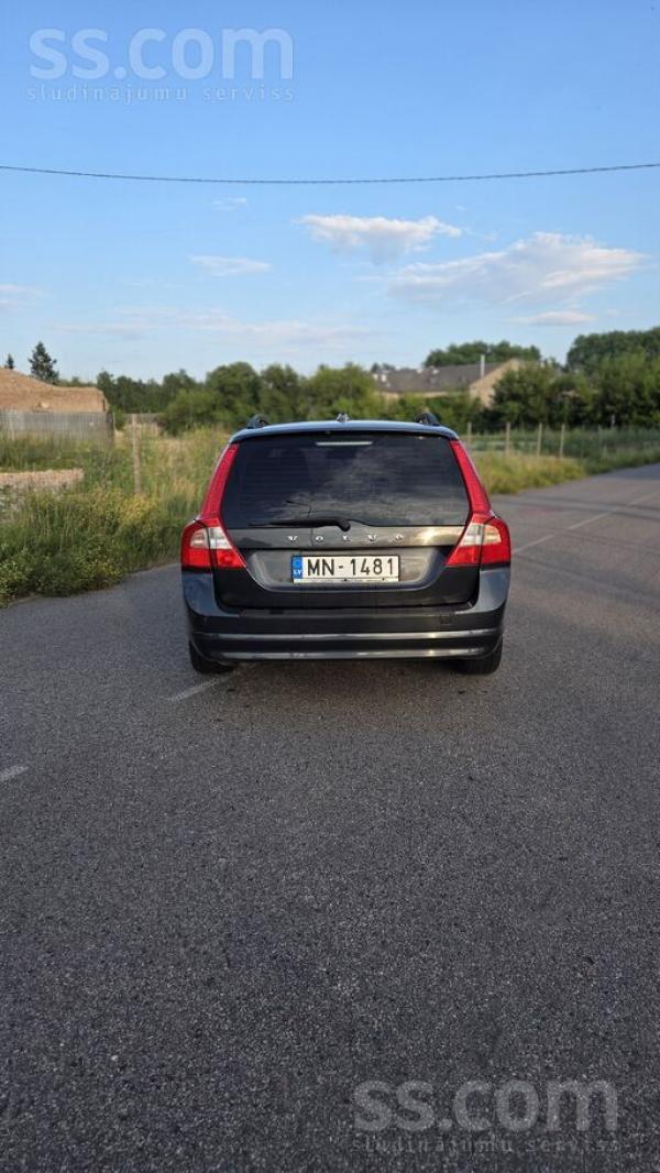 Melns Volvo V70 2012 Daugavpils, ar dzinēja tilpumu 2.00 L un nobraukumu 285 tūkst. km par 4500 €, foto 4 vietnē AUTOMOTO.COM.LV