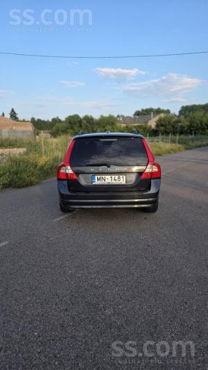 Melns Volvo V70 2012 Daugavpils, ar dzinēja tilpumu 2.00 L un nobraukumu 285 tūkst. km par 4500 €, foto 5 vietnē AUTOMOTO.COM.LV