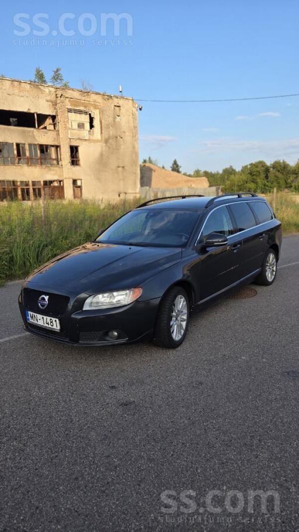 Melns Volvo V70 2012 Daugavpils, ar dzinēja tilpumu 2.00 L un nobraukumu 285 tūkst. km par 4500 €, foto 6 vietnē AUTOMOTO.COM.LV