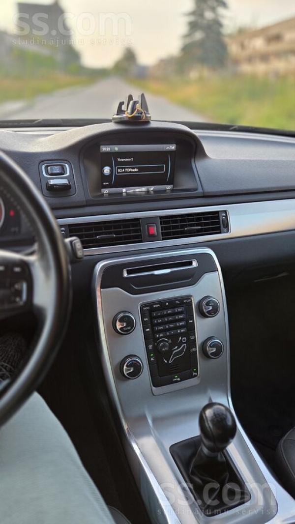 Melns Volvo V70 2012 Daugavpils, ar dzinēja tilpumu 2.00 L un nobraukumu 285 tūkst. km par 4500 €, foto 8 vietnē AUTOMOTO.COM.LV