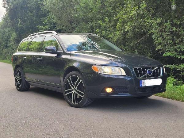 Black Volvo V70 2012 in Panevezys, with an engine capacity of 2.50 L and mileage of 335 thousand km for 7200 €, photo 1 on AUTOMOTO.COM.LV