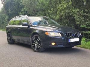 Melns Volvo V70 2012 Panevēža, ar dzinēja tilpumu 2.50 L un nobraukumu 335 tūkst. km par 7200 €, foto  vietnē AUTOMOTO.COM.LV