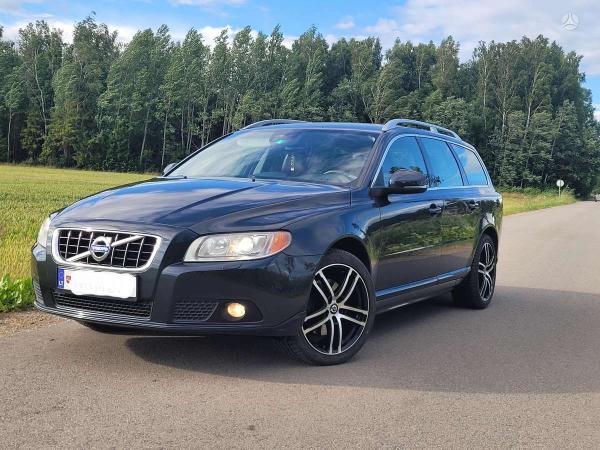 Black Volvo V70 2012 in Panevezys, with an engine capacity of 2.50 L and mileage of 335 thousand km for 7200 €, photo 3 on AUTOMOTO.COM.LV