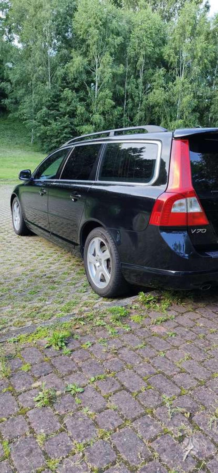 Melns Volvo V70 2012 Viļņa, ar dzinēja tilpumu 2.40 L un nobraukumu 275 tūkst. km par 6800 €, foto 4 vietnē AUTOMOTO.COM.LV