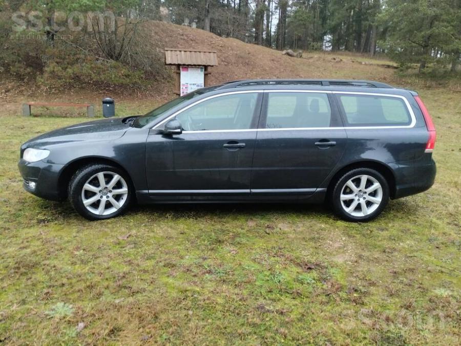 Melns Volvo V70 2012 Talsi, ar dzinēja tilpumu 2.00 L un nobraukumu 351 tūkst. km par 8300 €, foto 3 vietnē AUTOMOTO.COM.LV