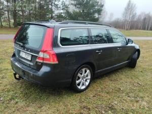 Melns Volvo V70 2012 Talsi, ar dzinēja tilpumu 2.00 L un nobraukumu 351 tūkst. km par 8300 €, foto 5 vietnē AUTOMOTO.COM.LV