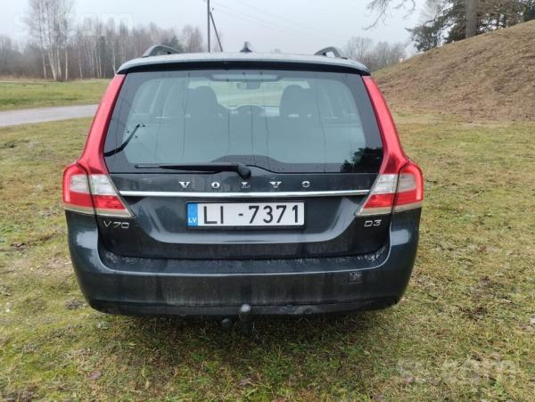 Black Volvo V70 2012 in Talsi, with an engine capacity of 2.00 L and mileage of 351 thousand km for 8300 €, photo 5 on AUTOMOTO.COM.LV