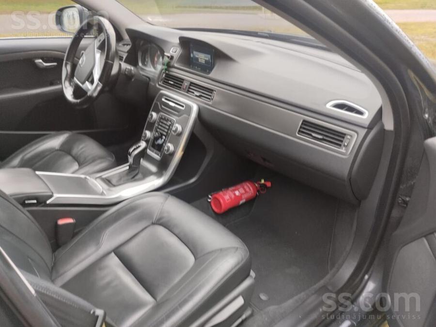 Melns Volvo V70 2012 Talsi, ar dzinēja tilpumu 2.00 L un nobraukumu 351 tūkst. km par 8300 €, foto 8 vietnē AUTOMOTO.COM.LV