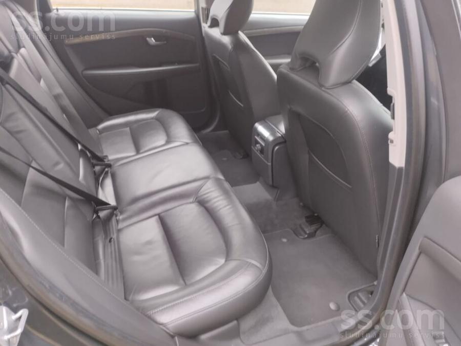 Melns Volvo V70 2012 Talsi, ar dzinēja tilpumu 2.00 L un nobraukumu 351 tūkst. km par 8300 €, foto 9 vietnē AUTOMOTO.COM.LV