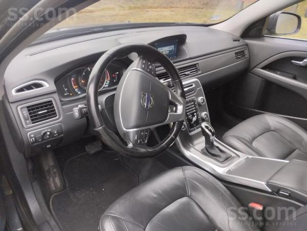 Black Volvo V70 2012 in Talsi, with an engine capacity of 2.00 L and mileage of 351 thousand km for 8300 €, photo 9 on AUTOMOTO.COM.LV