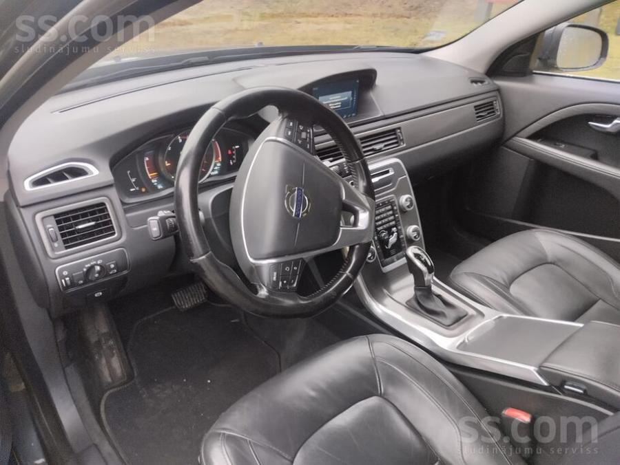 Melns Volvo V70 2012 Talsi, ar dzinēja tilpumu 2.00 L un nobraukumu 351 tūkst. km par 8300 €, foto 10 vietnē AUTOMOTO.COM.LV